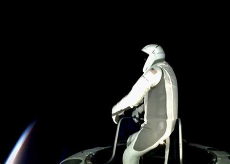 Spacex Shows Views Of The First Private Spacewalk On Polaris Dawn