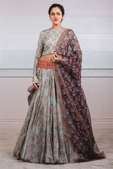 Tarun Tahiliani Womenswear Tarun Tahiliani Womenswear Is A Woven Verse