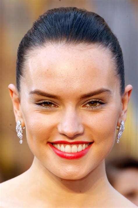 Daisy Can Make You Get An Erection By Simply Staring At You 😩💦 R