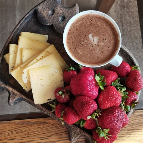 Пазл клубника и сыр разгадать онлайн из раздела Вертикальные бесплатно