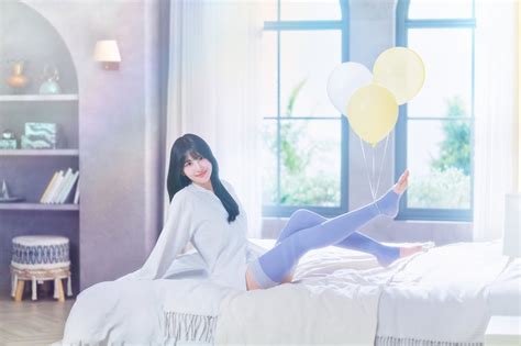 Twice Momo R Kfeets