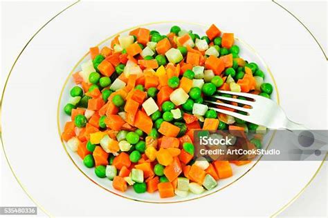 과즙이 풍부한 야채 스튜 파프리카 완두콩 당근 다이어트 식품 그릇에 대한 스톡 사진 및 기타 이미지 그릇 끓는 물에 삶기 다이어트 Istock