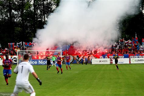 Kara dla Rakowa Częstochowa Za zachowanie kibiców w meczu z GKS em i Odrą