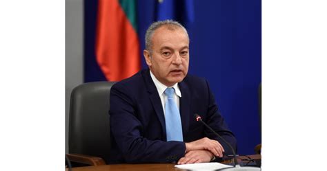 Гълъб Донев Отпускаме еднократно 300 лв помощ отопление на 50 хил бедни