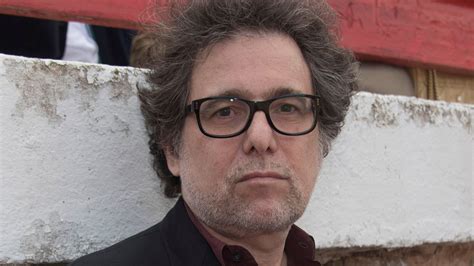 Los poemas de Andrés Calamaro dedicados al animal arrojado desde un helicóptero en Punta del