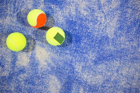 72000 Tennis Ball Game Pictures