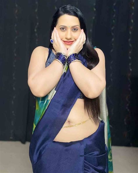 Anjali Rana Chubby Navel And Belly Button Exposed In Saree Glamsundari In