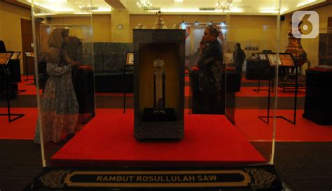 Pameran Artefak Peninggalan Rasulullah Di Masjid At Tin Foto