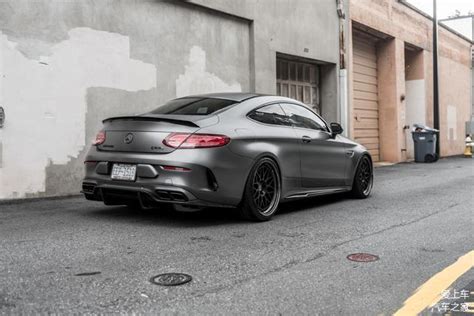 梅赛德斯全新amg C63s哑光碳灰涂装版，20英寸两片式锻造轮毂搜狐汽车搜狐网