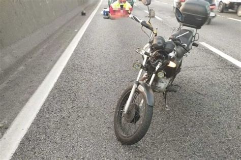 Motociclista Morre Após Se Envolver Em Acidente Com Carreta Na Anchieta
