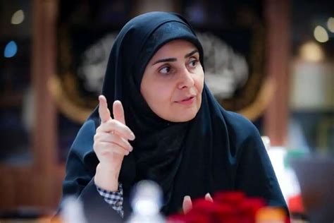 روزنامه سپاه پشت فرزانه صادق در آمد