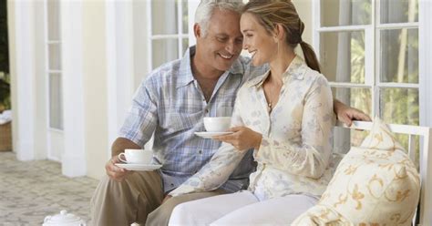 Wat Ons Echt Aantrekt In Oudere Mannen Seks And Liefde Hln Be
