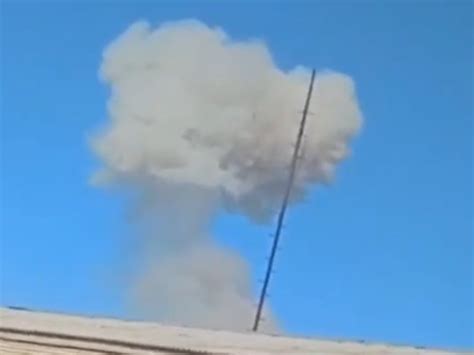 Усе місто здригається від вибухів Журналіст повідомив про приліт по російському складу