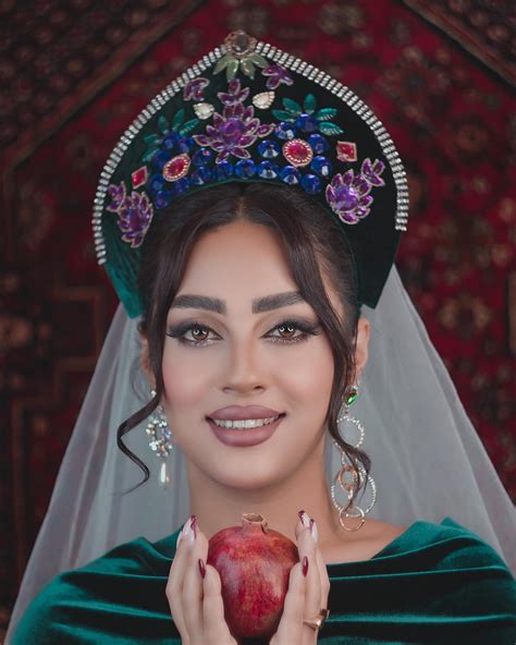 الهه تقدیم به زنان آریایی در جهان باستان همه‌جا نسبت به