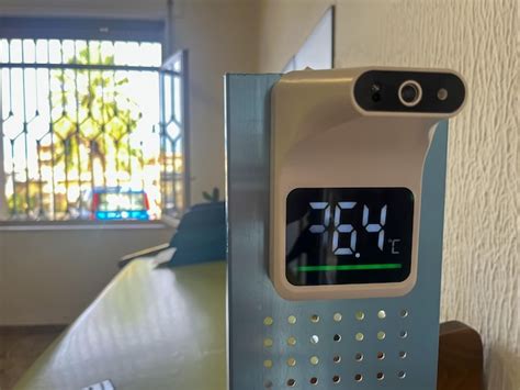 Premium Photo Noncontact Modern Device For Monitoring Body