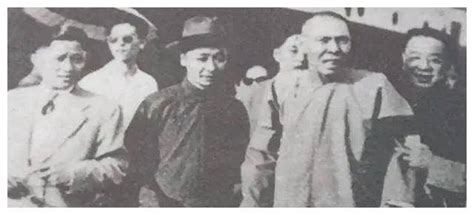 台湾杜月笙墓地：破败不堪，朝向上海，墓碑上方的八个字令人深思蒋介石香港地位