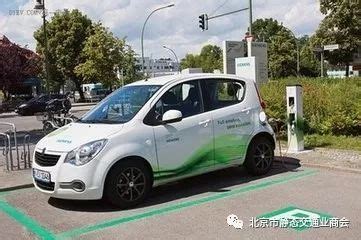 深圳路边泊车位开始配备充电桩