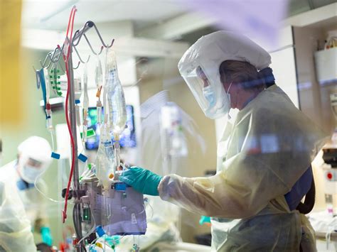 US Follows UKs Lead And Shortens Isolation For Healthcare Workers Who