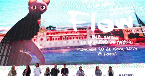 Gints Zilbalodis Director De ‘flow Recibe Emotivo Regalo Durante Proyección En Cdmx “es Un