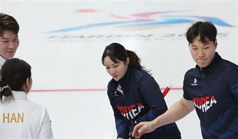 컬링 믹스더블 김경애 성지훈 예선서 개최국 中에 덜미…“오늘 경험 바탕으로 좋은 결과 내겠다” [하얼빈ag]