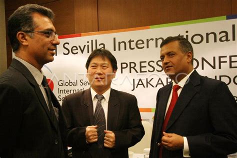 TINGKATKAN STANDAR AKADEMIK ANTARA Foto