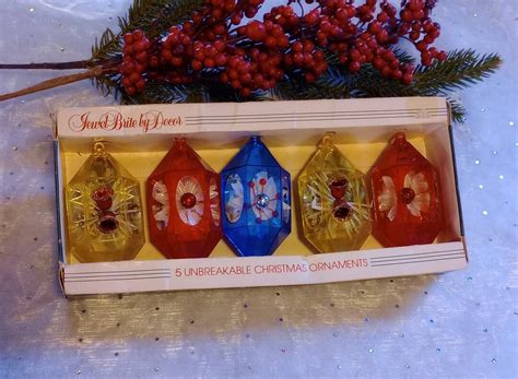 5 Vintage Jewelbrite Christmas Ornaments In Box Hard Plastic Lanterns