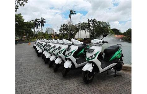Motor Grab Listrik Perbandingan Viar New Q1 And Smoot Tempur Jalantikus