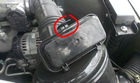 11 Замена лампочки ближнего света Уаз Патриот — УАЗ Patriot 2 7 л 2014 года расходники