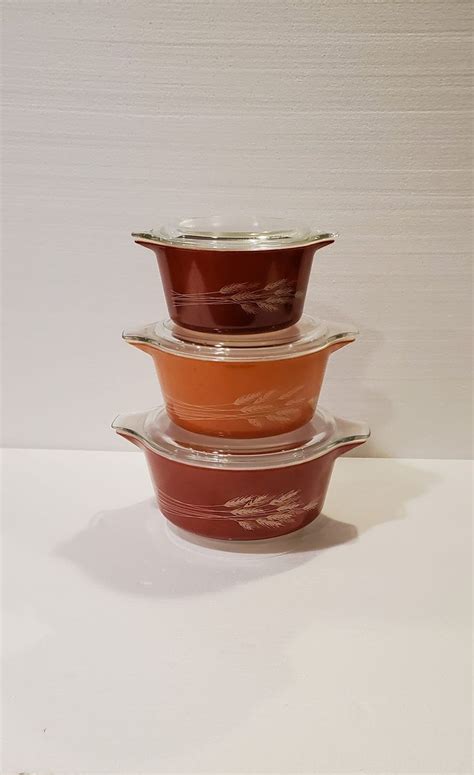 Pyrex Wheat Pattern Casserole Dishes With Lids 6 Piece Set Of 3