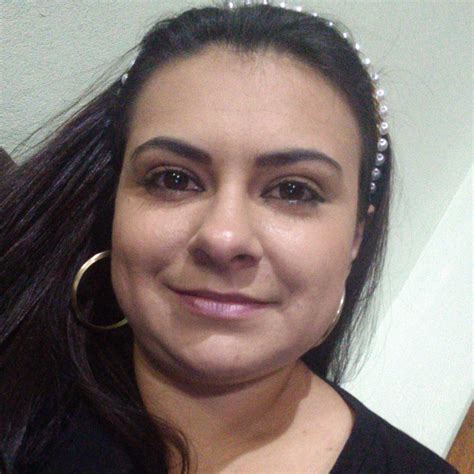 Valquíria Pedroso Manicure E Pedicure