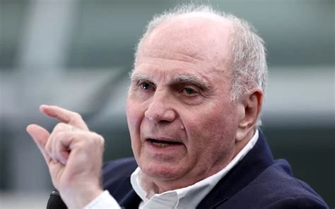 Uli Hoeneß über Frauenfußball Equal Pay Halte Ich Für Einen Total Schwachsinn Yahoo