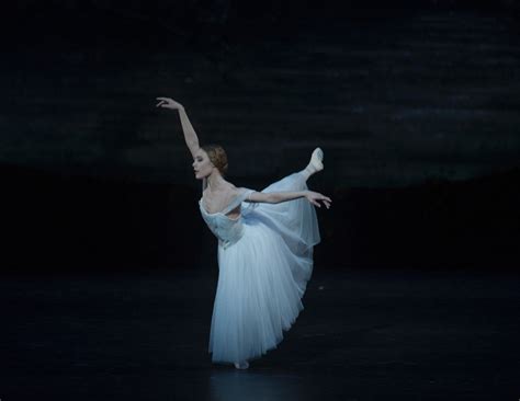 Primera bailarina del Ballet de Noruega se presentará con la CND Grupo Milenio