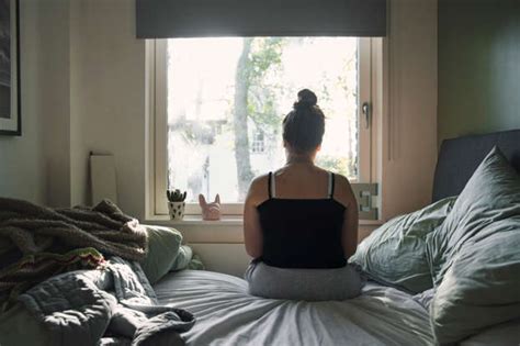 6 Tips To Stop Staying Up Late According To An Expert