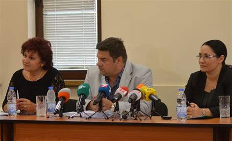 Три такси рекет събирали задържаните служители на ДАИ