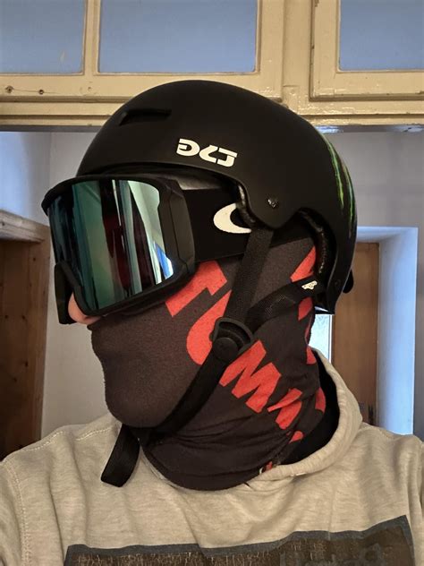 Goggles Under Helmet R Snowboard