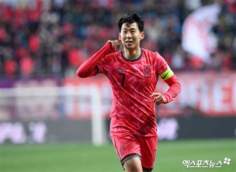 [오피셜] 손흥민 세계축구 9대 천황 공식발표 초대박 손메호음네케모레브 2026 월드컵 최고 스타 등극했다