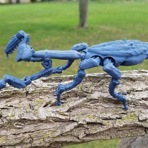 3d Printable Fully Articulated Praying Mantis Toy By Michael Schneider