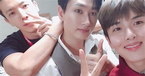 은혁 동해x려욱과 끈끈한 우정 과시 스타엿보기