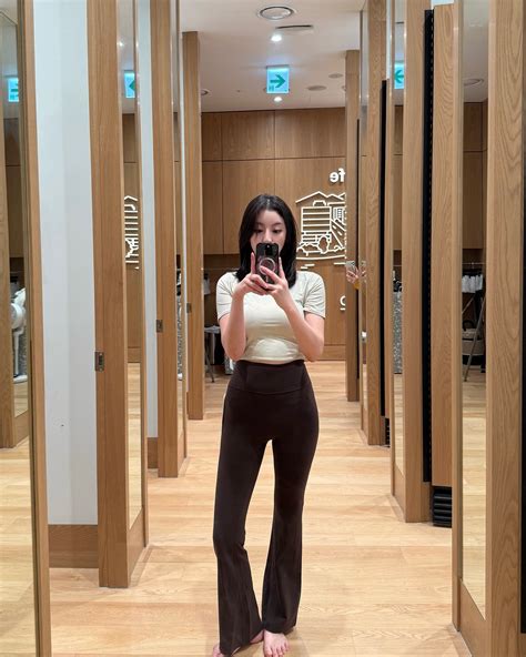박수영 저 안죽고 살아있어요 여러뷴 😎헤헤 새롭고 힘찬 2025를 시작하기 위해 저 즨짜 운동 시작 합니당 요기서 퀴즈 저