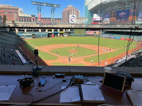 Chico State Baseball Opens Season With Loss At Minute Maid Park In Houston Chico Enterprise Record