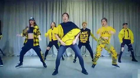 《创造101》极创引力练习生舞蹈画风自如秀舞，姐姐跳的太美了 高清视频在线观看 Iflix