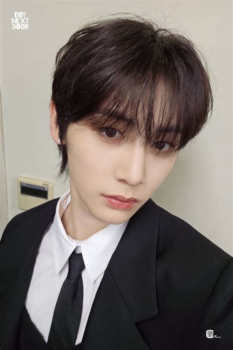 더쿠 레드카펫이 퍼스널컬러라는 보이넥스트도어 태산 비주얼