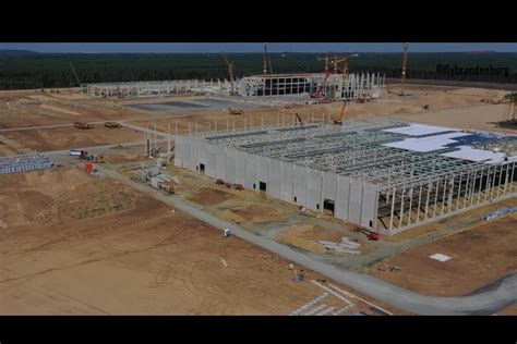 【网友航拍】特斯拉4号超级工厂建设近况：初具雏形凤凰网视频凤凰网