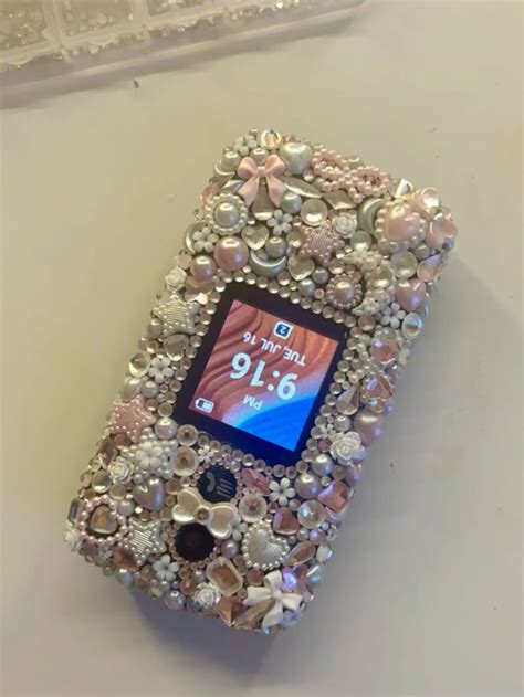 Bedazzled Flip Phone In 2024 Deko