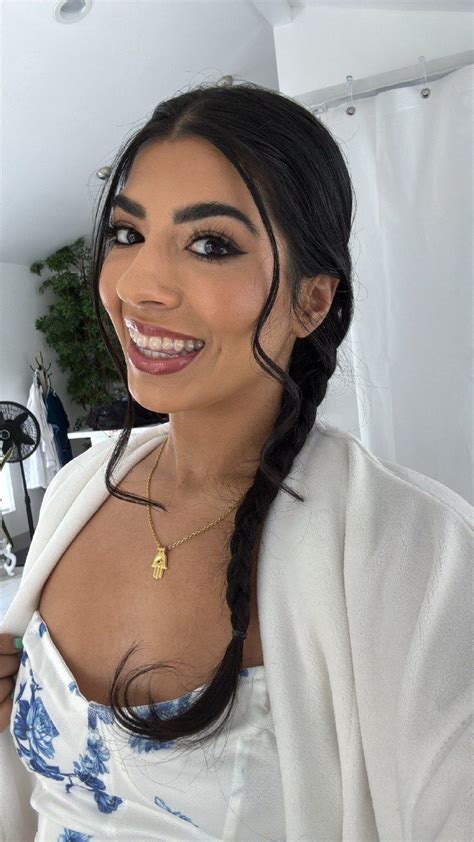 Jasmine Sherni Beutiful Women Pretty Nose Glamour Photo
