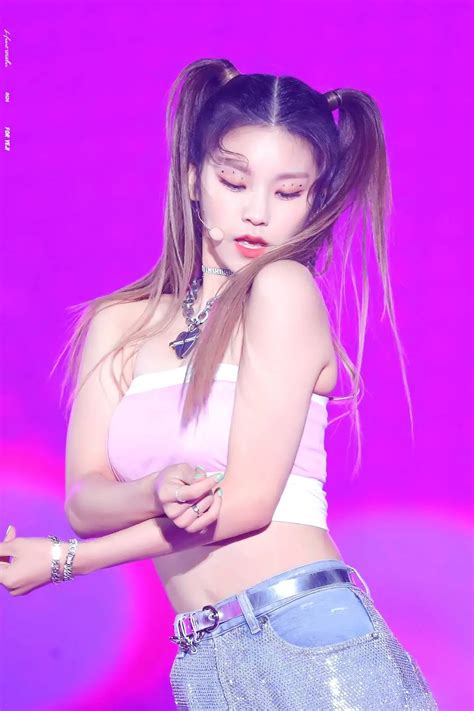 190824 Yeji Scrolller