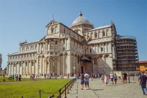 Cattedrale Di Nostra Signora Dell Assunzione Di Pisa Su Piazza Dei