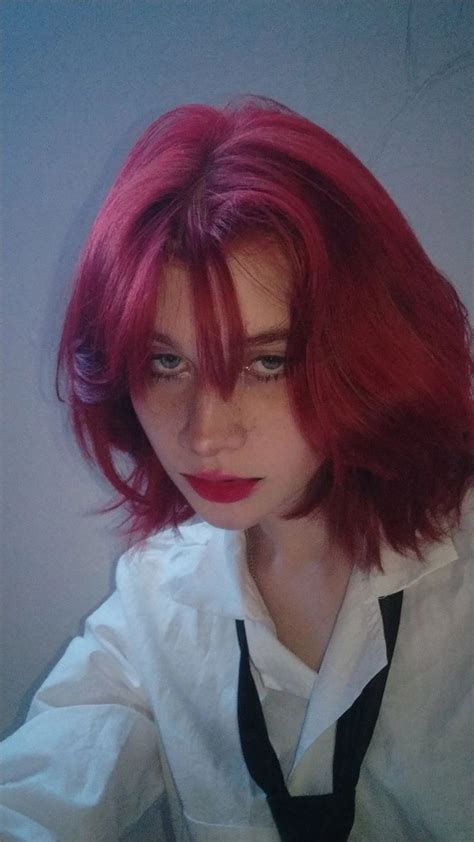 Девочка с красными волосами Hair