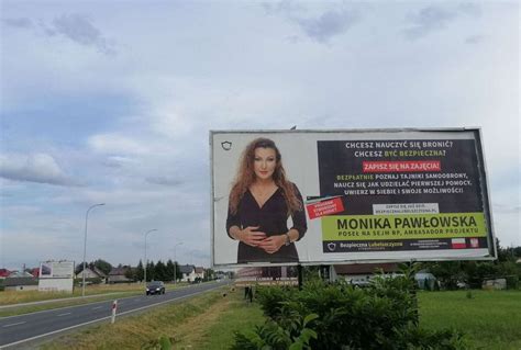 Posłanka PiS z darmową reklamą na billboardach Płaci premier Kolekcjoner dusz Hejto pl