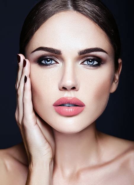 Free Photo Sensual Glamour Portrait Of Beautiful Woman Model Lady